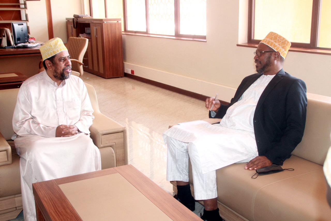IOU VC DR. Cherno Omar Barry visits Islamic University of Kenya campus ...