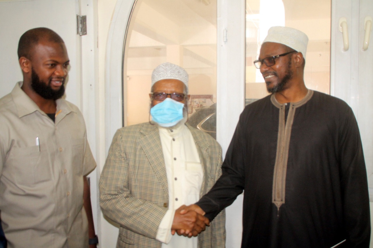 IOU VC Dr. Cherno Omar Barry meets Grand Imam and deputy, Jamia Mosque ...